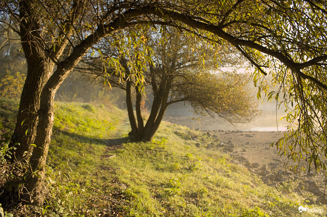 Adonyi Dunapart - Időkép Képtár